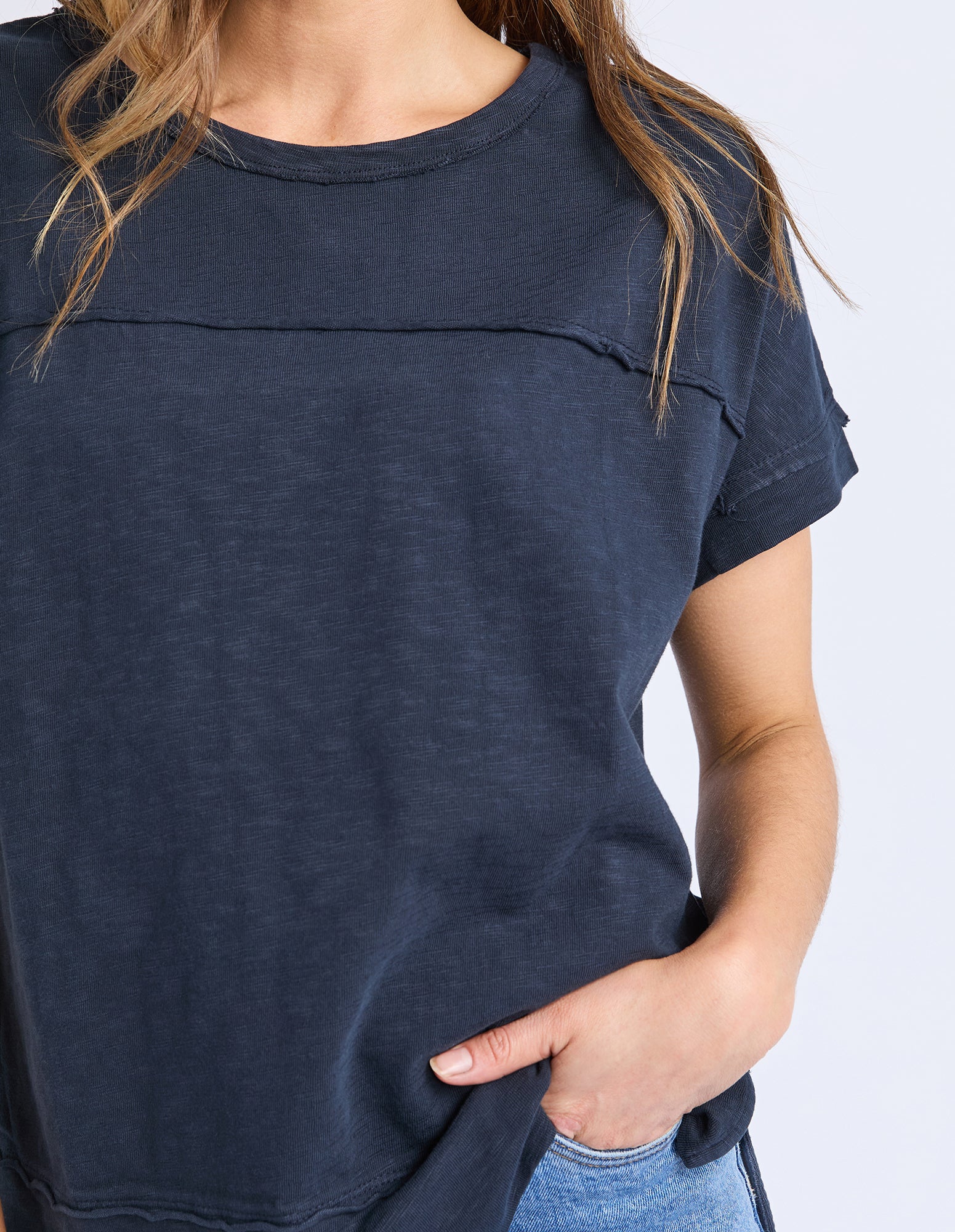 Allison Tee Dark Saphire – Foxwood Clothing